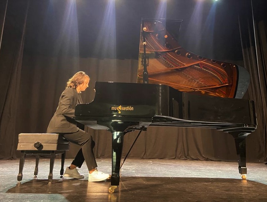 Villaviciosa noticias | De total actualidad | La pianista Henar ...